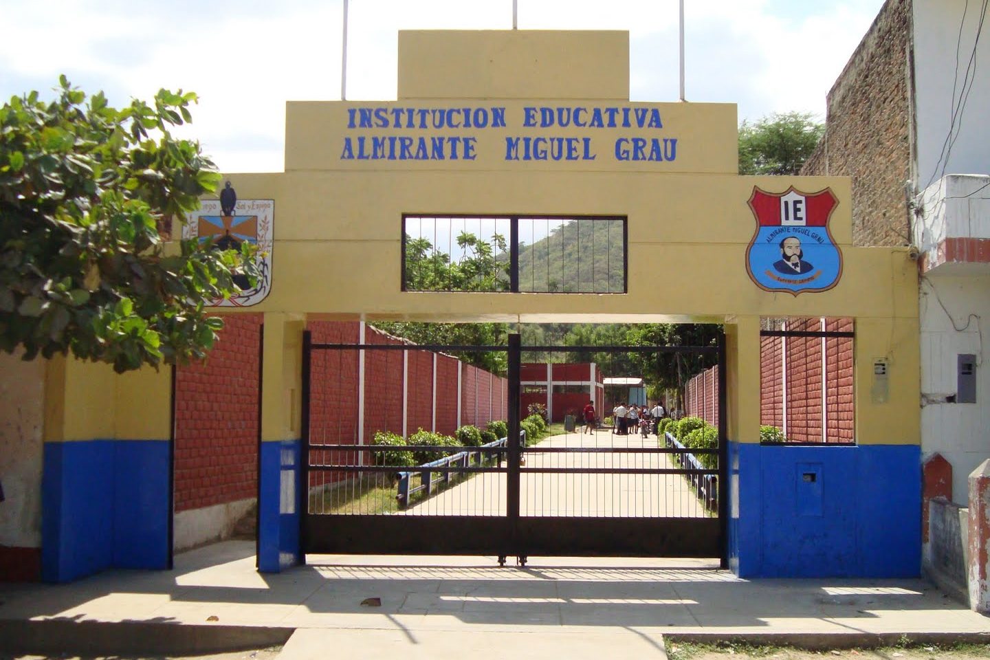 Institución Educativa Almirante Miguel Grau - Mejores Peru